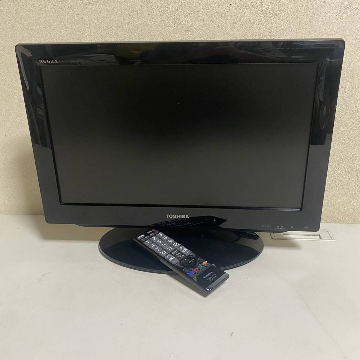 2010年製 TOSHIBA / 東芝 BS/CS内蔵 液晶カラーテレビ 19A1 19インチ REGZA レグザ リモコン付き み 液晶 ...