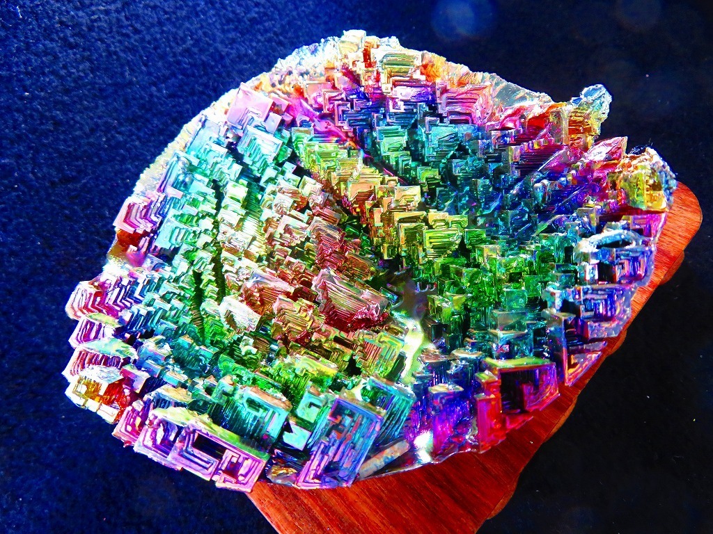 限定品 ビスマス結晶 ビスマス結晶 ビスマス 蒼鉛 ドイツ産台付き超巨大722g tr17447(原石)｜売買されたオークション情報、yahooの商品情報をアーカイブ公開 - オークファン ...