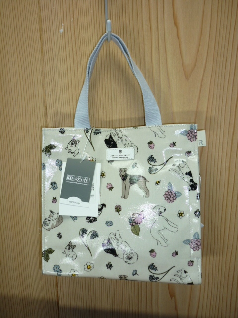 ROOTOTE ルートート sortie amusante PVC ハンド トート バッグ 薄ベージュ系プリント 犬柄 詳細は記載文を(トートバッグ)｜売買されたオークション情報、yahooの ...