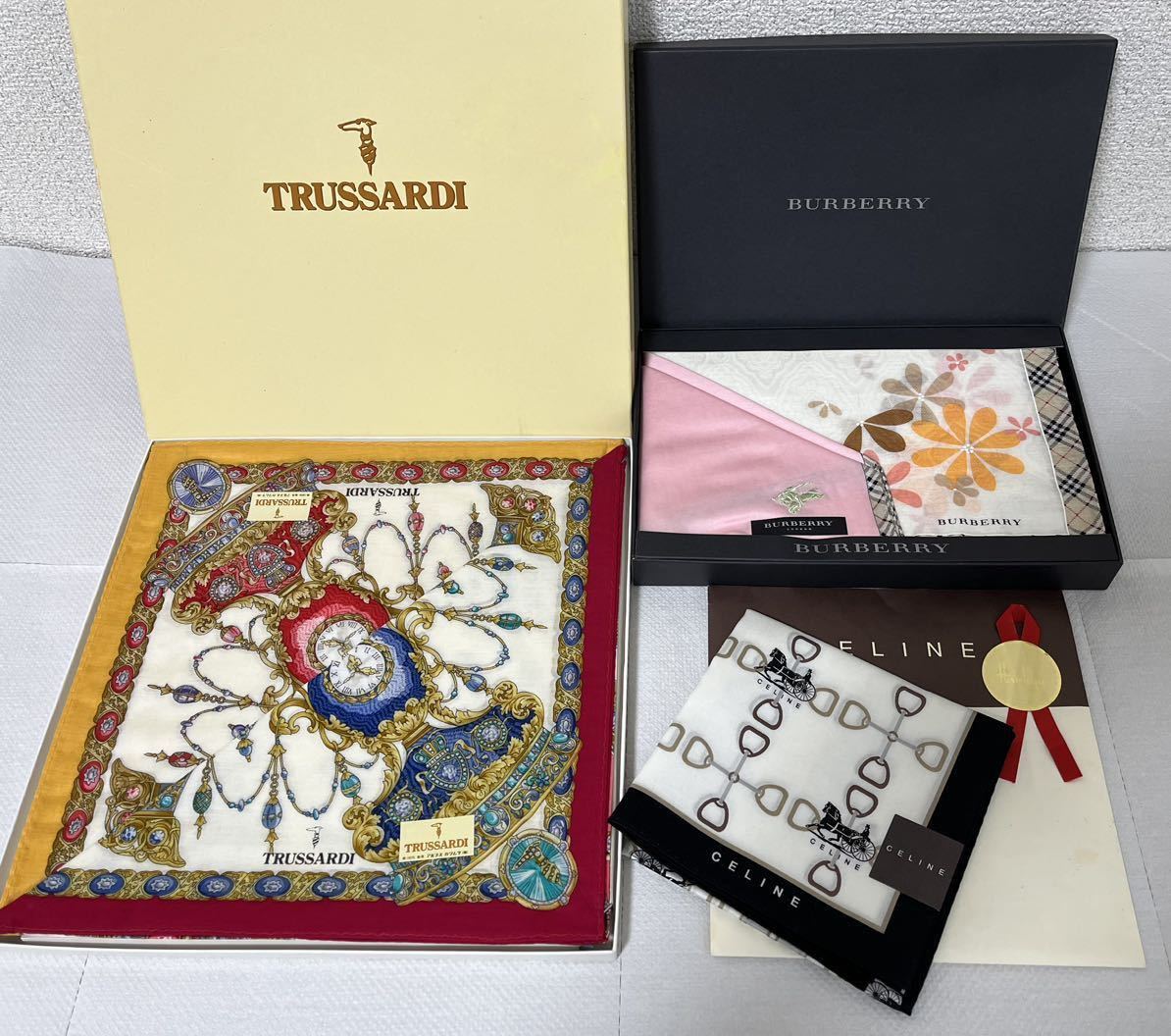 TRUSSARDI バーバリー CELINEハンカチ 税込み整理出品 コメントを必ず全てお読み頂きご納得の上ご入札下さいませ(女性用)｜売買されたオークション情報、yahooの商品情報を ...