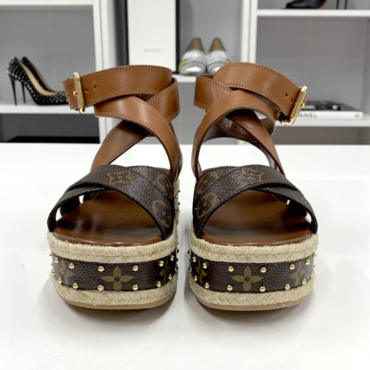 9627 ヴィトン バウンダリーライン レザー モノグラム スタッズ サンダル ブラウン(女性用)｜売買されたオークション情報、yahooの商品情報をアーカイブ公開 - オークファン ...