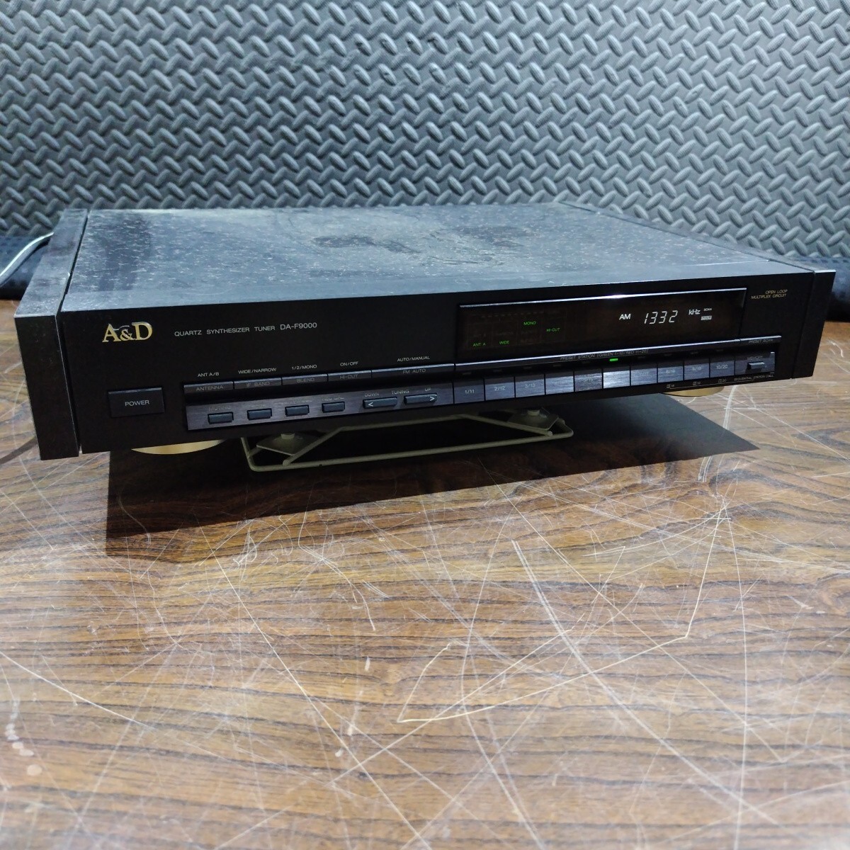 A&D アカイクォーツシンセサイザーチューナー DA-F9000 QUARTZ SYNTHESIZER TUNER AKAI(チューナー ...