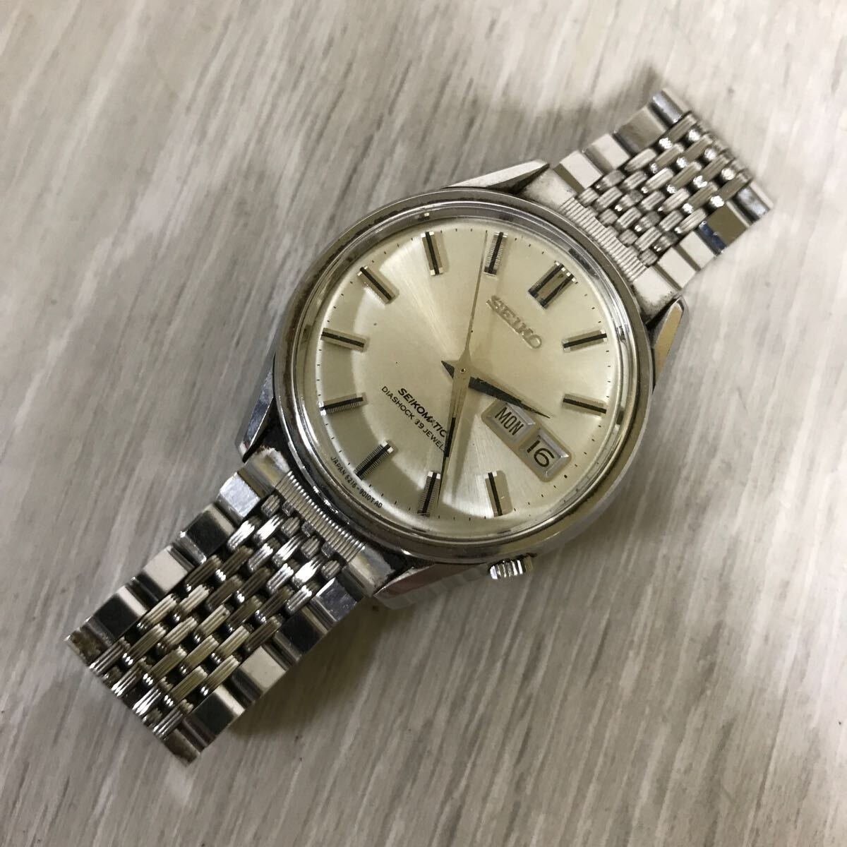 445 セイコー SEIKO 腕時計 Seikomatic セイコーマチック 39石 6216-9000 デイデイト 3針 メンズ 自動巻き ...