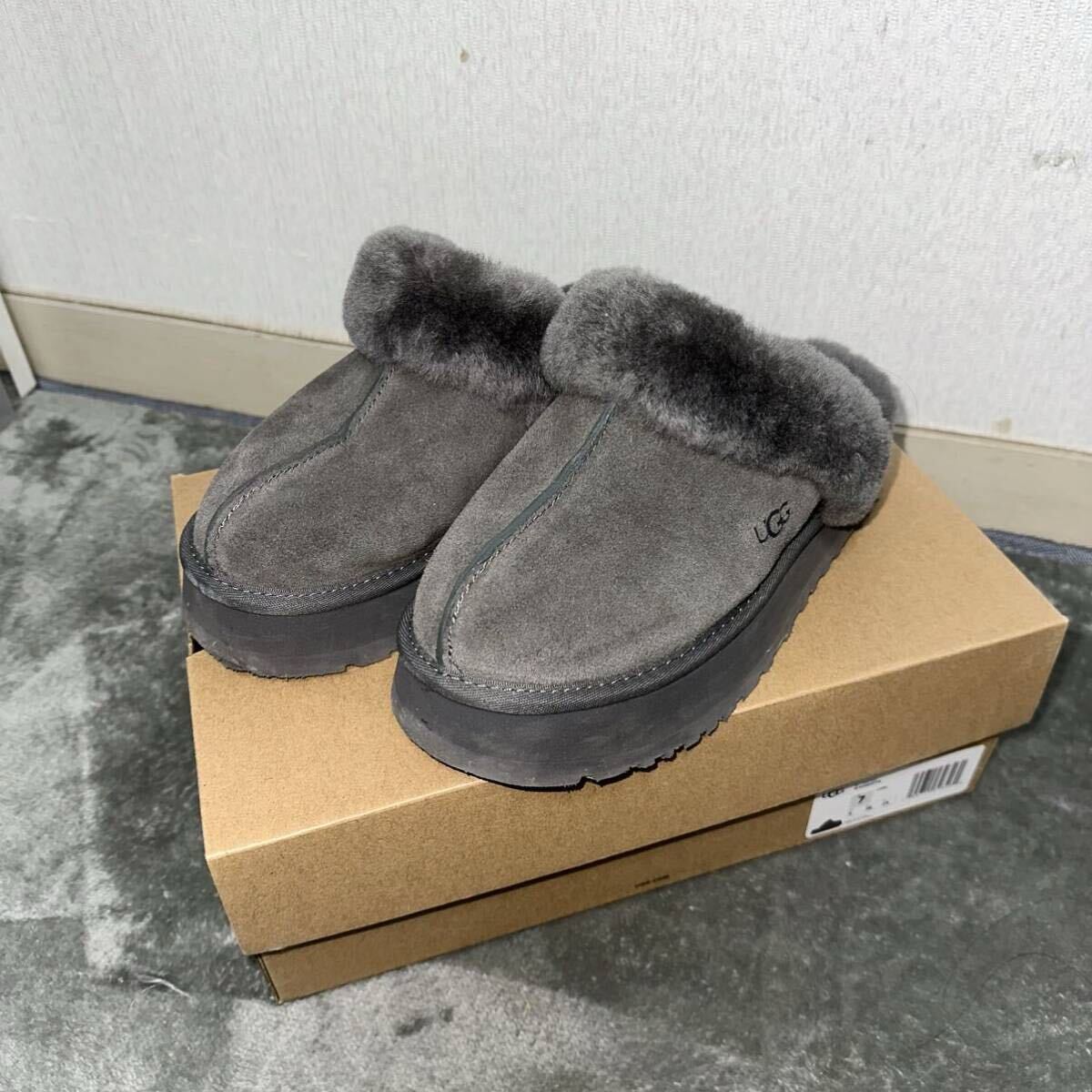 UGG(24.0cm)｜売買されたオークション情報、yahooの商品情報をアーカイブ公開 - オークファン（aucfan.com）