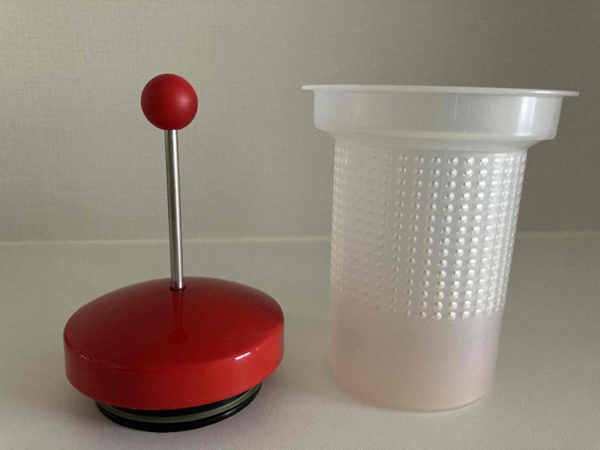 BODUM ボダム ASSAM ティープレス ティーポット 1L レッド(ボダム)｜売買されたオークション情報、yahooの商品情報をアーカイブ公開 - オークファン（aucfan.com）