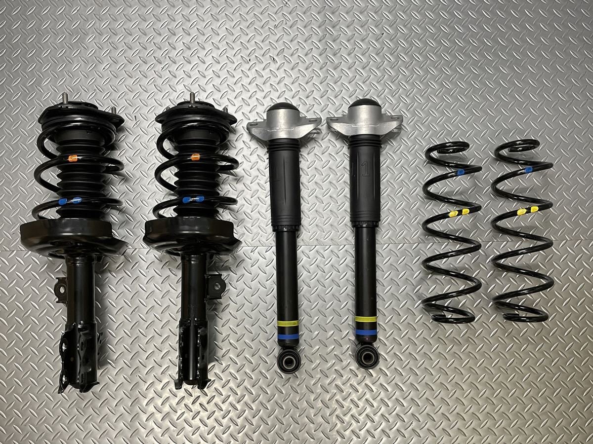 新車外し 210系 カローラスポーツ 純正 サスキット 品番48510-12P00/48520-12P00/48530-12040 NRE ...