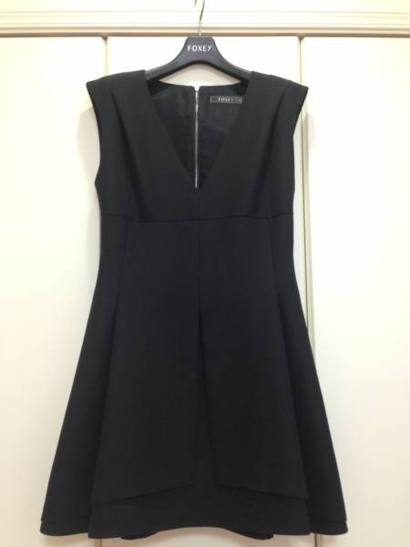 FOXEY ドレスワンピース 黒(ワンピース)｜売買されたオークション情報、yahooの商品情報をアーカイブ公開 - オークファン（aucfan.com）