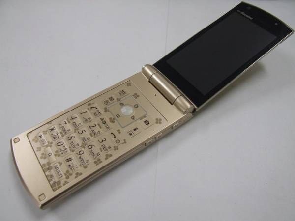 Y166 ドコモ F-02C ゴールド(携帯電話)｜売買されたオークション情報、yahooの商品情報をアーカイブ公開 - オークファン ...