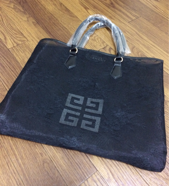 ジバンシー GIVENCHY ノベルティ シースルー トートバッグ(女性用)｜売買されたオークション情報、yahooの商品情報をアーカイブ公開 - オークファン（aucfan.com）