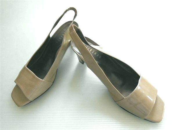 BENEBIS : : パンプス/ミュール 大きめ 25EEE N424(25.0cm)｜売買されたオークション情報、yahooの商品情報をアーカイブ公開 - オークファン（aucfan.com）