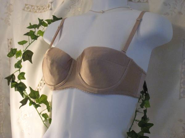 シャルレFA142ブラジャーAカップ65サンプル(65以下)｜売買されたオークション情報、yahooの商品情報をアーカイブ公開 - オークファン（aucfan.com）