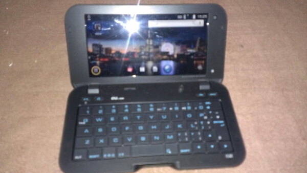 au IS01 本体のみ(シャープ)｜売買されたオークション情報、yahooの商品情報をアーカイブ公開 - オークファン（aucfan.com）