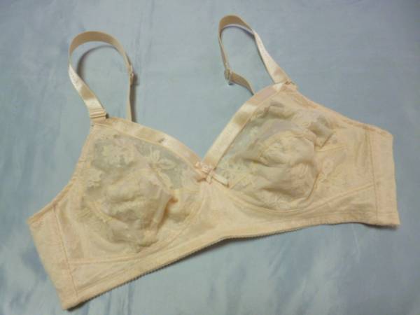 シャルレ FA022 ロゴモチーフのイエローヌード補正ブラ B85(80以上)｜売買されたオークション情報、yahooの商品情報をアーカイブ公開 - オークファン（aucfan.com）