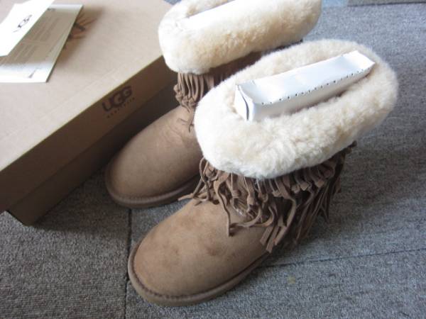 UGG CLASSIC SHORT 5835 CHE US 7(US7)｜売買されたオークション情報、yahooの商品情報をアーカイブ公開 - オークファン（aucfan.com）