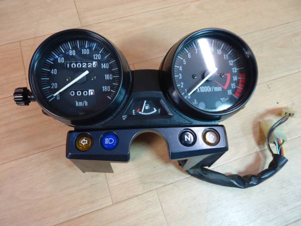 ZRX400：2型 実働スピードメーター良品 綺麗(カワサキ用)｜売買されたオークション情報、yahooの商品情報をアーカイブ公開 ...