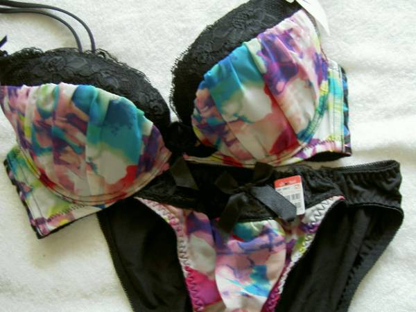 aimerfeel/エメフィール E75/Lブラ&ショーツ シフォン水彩CP(75)｜売買されたオークション情報、yahooの商品情報をアーカイブ公開 - オークファン（aucfan.com）