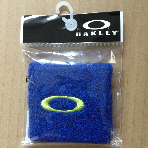 OAKLEY WRIST BAND S4.0 オークリー(オークリー)｜売買されたオークション情報、yahooの商品情報をアーカイブ公開 ...