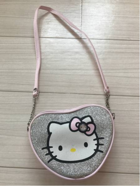 H&M Hello kitty ポシェット ショルダーバッグ お出かけにも(ポシェット)｜売買されたオークション情報、yahooの商品情報をアーカイブ公開 - オークファン（aucfan.com）