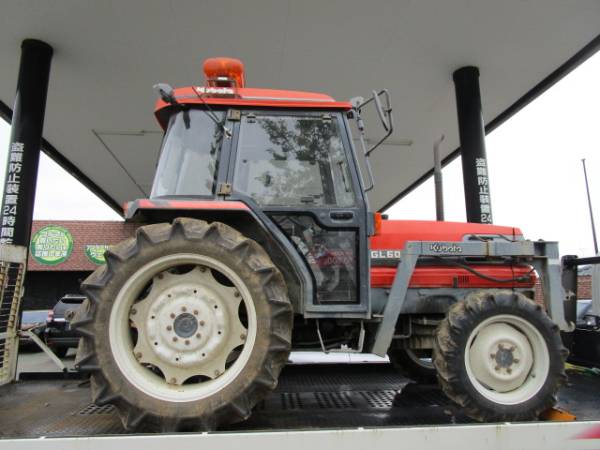 クボタトラクターGL600 エンジン1発始動 2202h エアコン キャビン付き(車体)｜売買されたオークション情報、yahooの商品情報を ...
