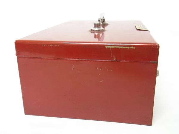 手提げ金庫 PLUS ALARM CASH BOX 赤色 昭和レトロ 高さ15㎝ 幅36㎝ 奥行25㎝ /T20(金庫)｜売買された ...