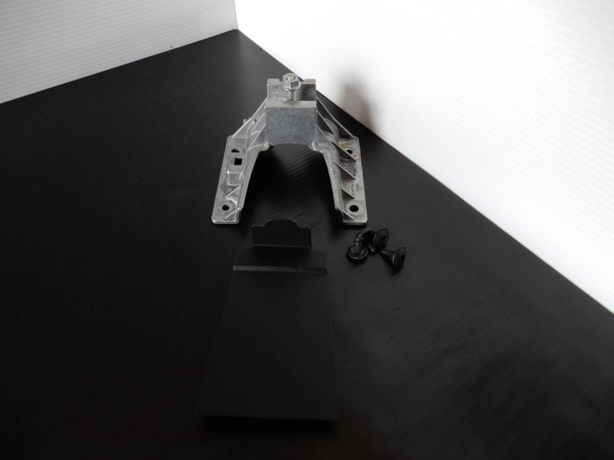 アウディ A1 8X 純正 アームレスト a746502(アウディ用)｜売買されたオークション情報、yahooの商品情報をアーカイブ公開 - オークファン（aucfan.com）