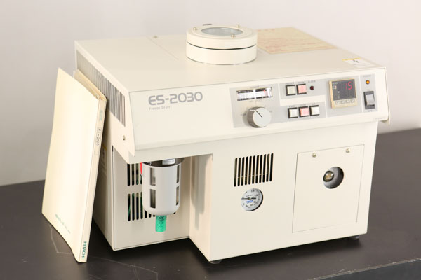 DW HITACHI ES-2030 Freeze Dryer フリーズドライヤー ST1404027(環境測定器)｜売買されたオークション ...