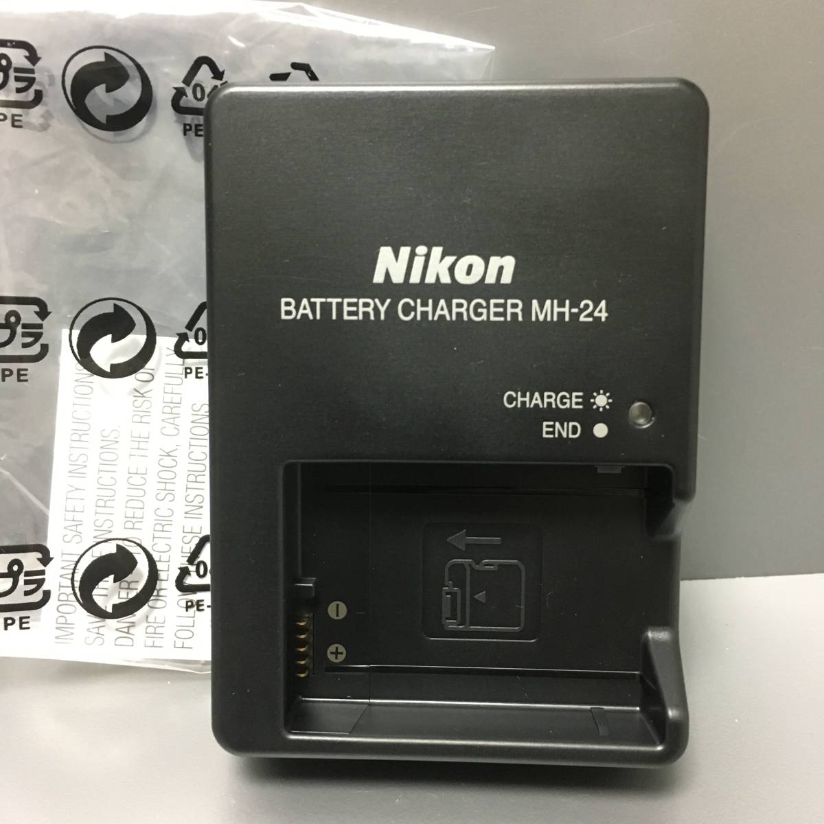 Nikon MH-24 ニコン純正バッテリーチャージャー EN-EL14a / Df D5600等用(ニコン)｜売買されたオークション情報 ...