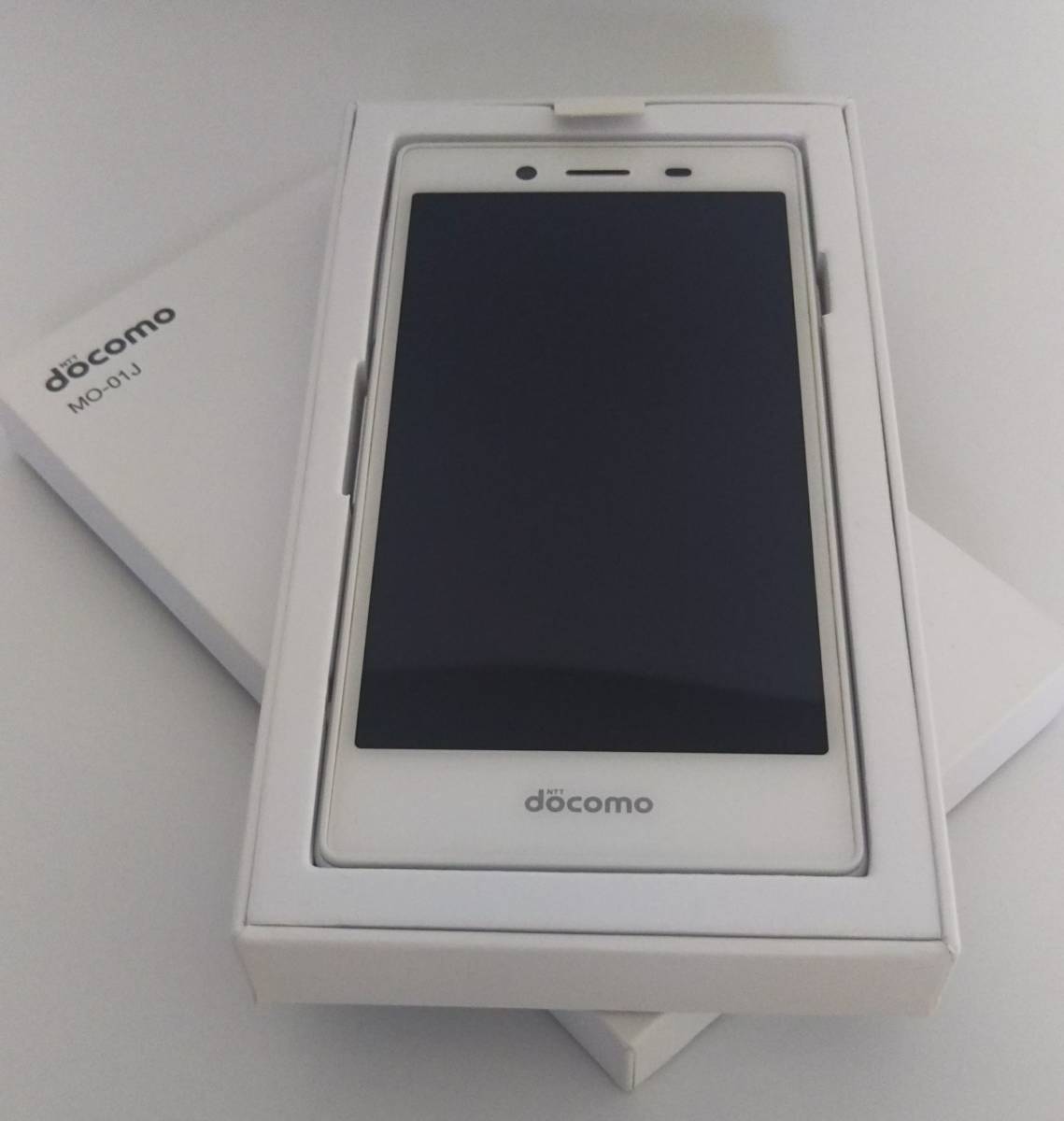 docomo MO-01J MONO 白ロム ホワイト 箱あり(NTTドコモ)｜売買されたオークション情報、yahooの商品情報をアーカイブ ...