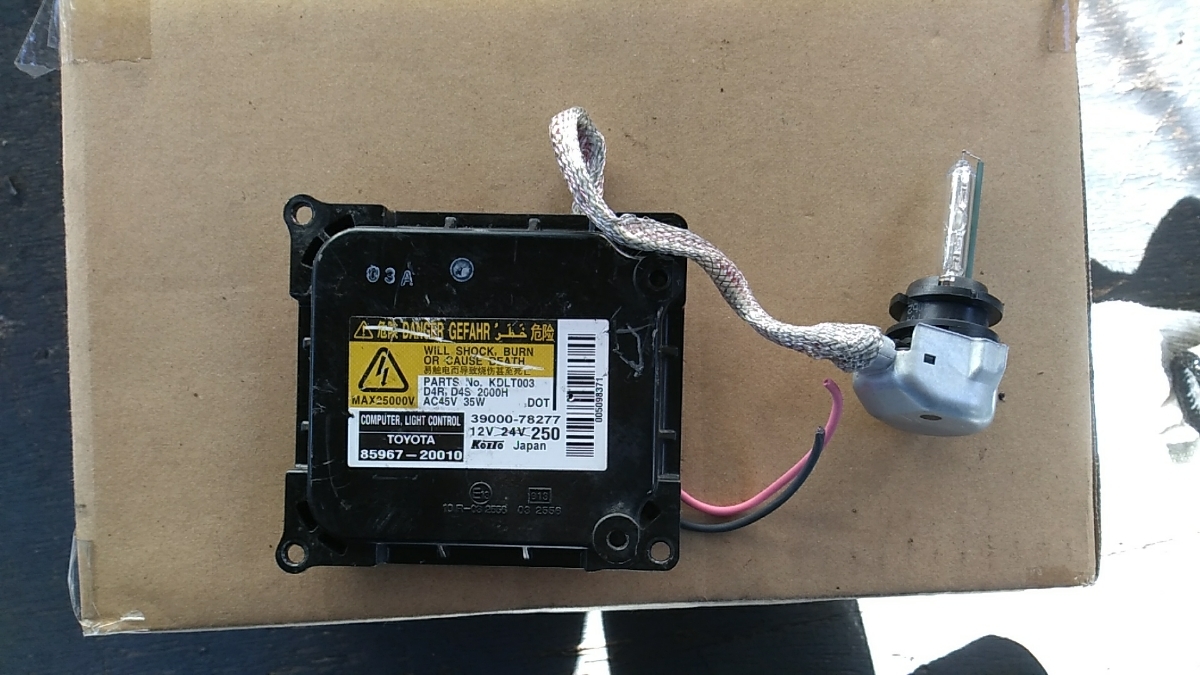 トヨタ純正 HIDバラスト 39000-78277 85967-20010 D4S アルファード/エスティマ/bB/ヴォクシー/ノア(トヨタ ...