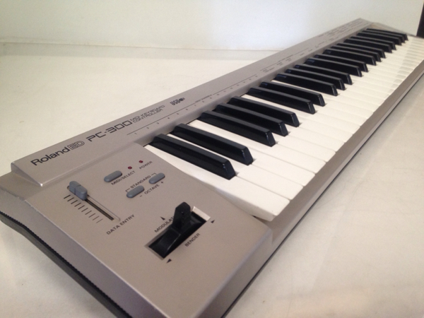 Roland ED PC-300キーボード(ローランド)｜売買されたオークション情報、yahooの商品情報をアーカイブ公開 - オークファン ...