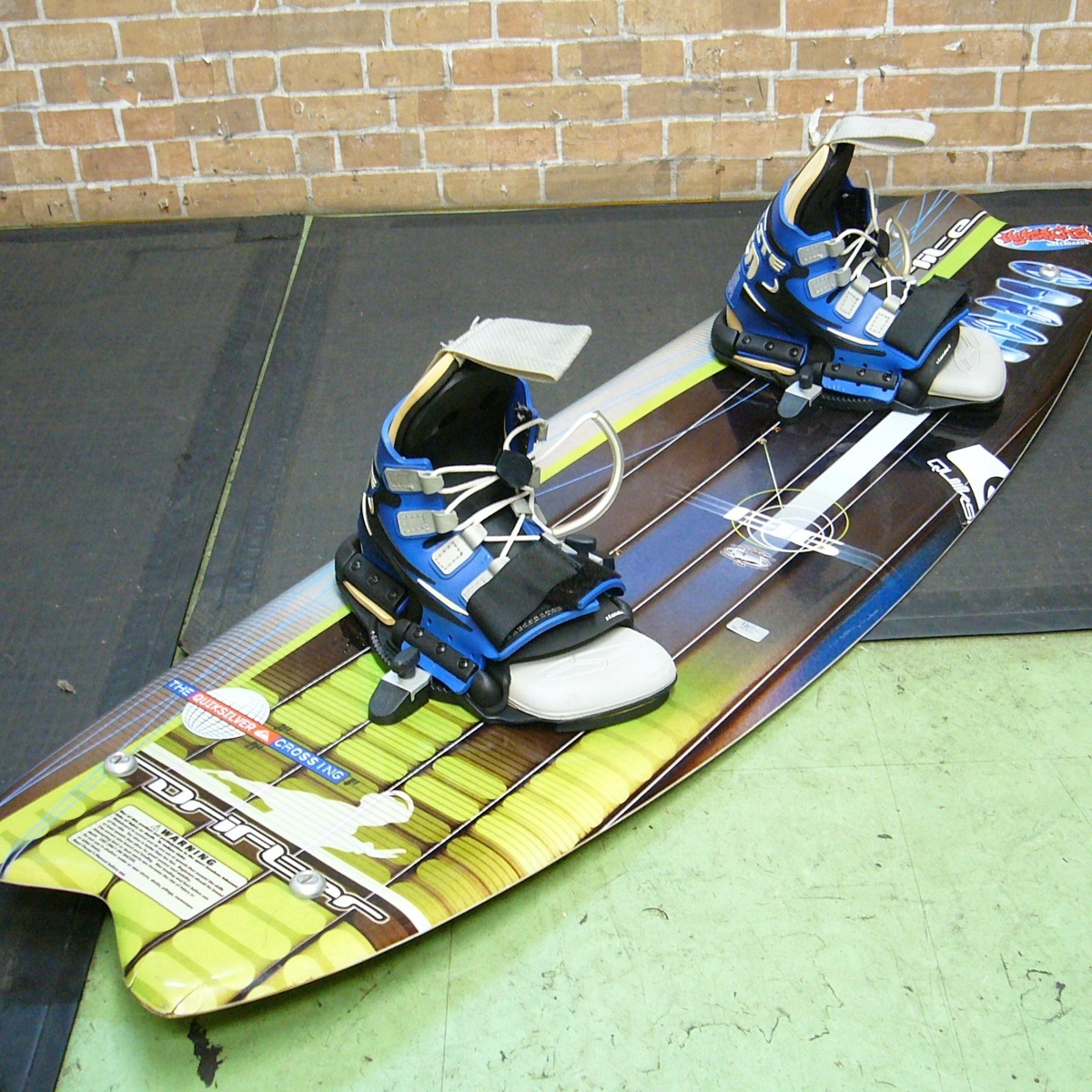 ウェイクボード ハイパーライト クイックシルバー ビンディング付き 全長約135cm Hyperlite(ボード)｜売買されたオークション情報、yahooの商品情報をアーカイブ公開 ...