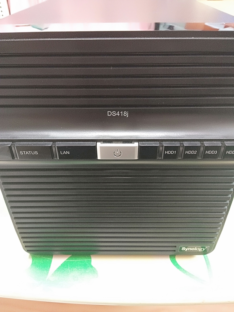 Synology DiskStation DS418J 1台 HDD×4個付(ファッション総合)｜売買されたオークション情報、yahooの商品 ...