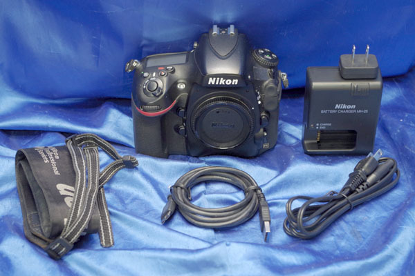 Nikon/ニコン 3630万画素 デジタル一眼レフカメラ D800/本体のみ 充電器付属 34826S(ニコン)｜売買されたオークション情報、yahooの商品情報をアーカイブ公開 ...