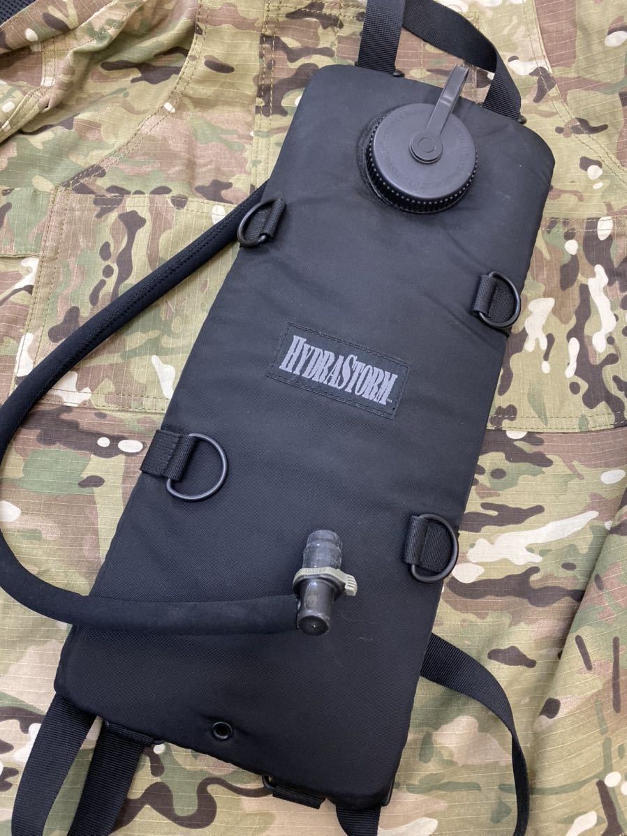 実物 沖縄放出 ブラックホーク ハイドラストーム ハイドレーション BHI HYDRASTORM 黒色 キャメルバック camelbak 初期 ...