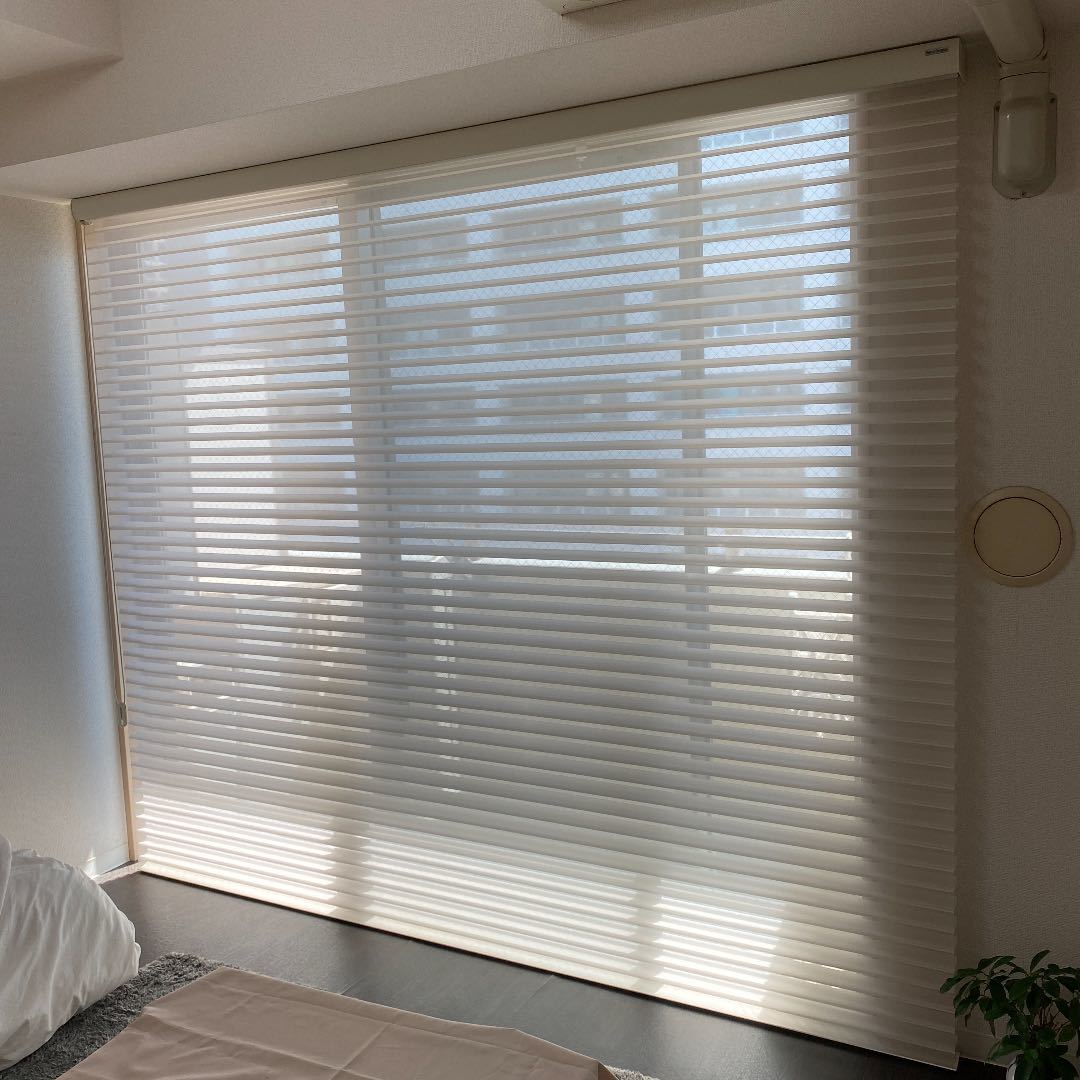 超巨大ハンターダグラス シンプルモダン高級シェードブラインド 240×220(ブラインド)｜売買されたオークション情報、yahooの商品情報をアーカイブ公開 - オークファン（aucfan.com）