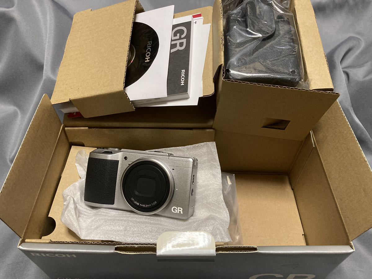 限定品 RICOH GR2 Siver Edition(リコー)｜売買されたオークション情報、yahooの商品情報をアーカイブ公開 ...