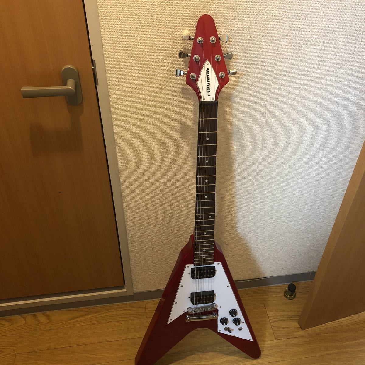 1円スタート フライングV エレキギター FLYING V プレイテック playtech(本体)｜売買されたオークション情報、yahooの商品情報をアーカイブ公開 - オークファン ...