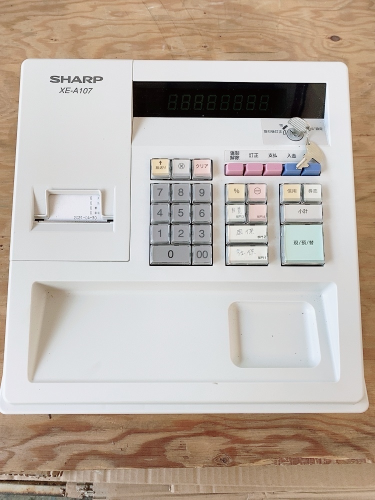 SHARP シャープ 電子レジスタ ホワイト 白 4部門 XE-A107-W(レジスタ)｜売買されたオークション情報、yahooの商品情報をアーカイブ公開 - オークファン（aucfan.com）