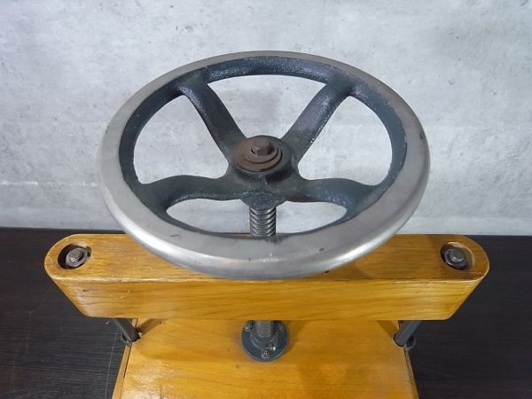 品 KIHARA キハラ 製本機 手機械 万力 圧着機 A4 10370(ファイリング用品)｜売買されたオークション情報、yahooの商品情報をアーカイブ公開 - オークファン（aucfan.com）