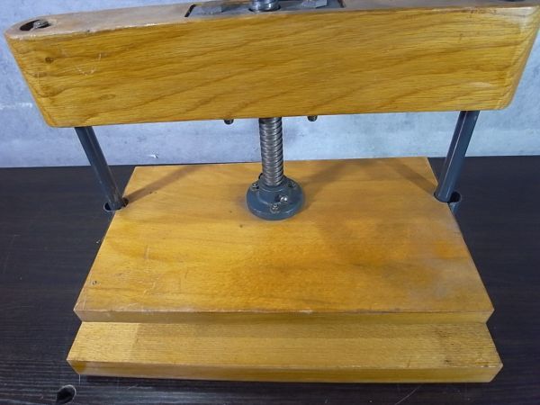 品 KIHARA キハラ 製本機 手機械 万力 圧着機 A4 10370(ファイリング用品)｜売買されたオークション情報、yahooの商品情報をアーカイブ公開 - オークファン（aucfan.com）