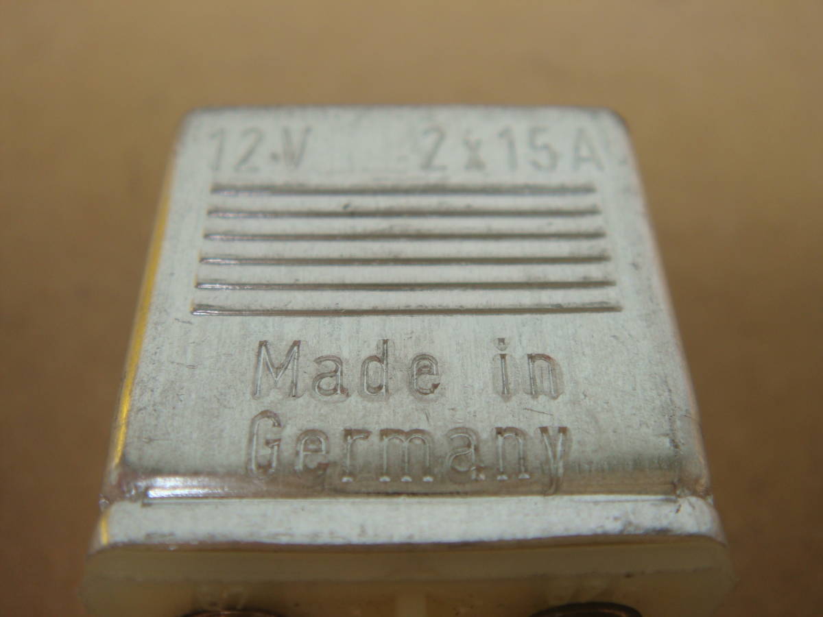 メルセデスベンツ W201 190E 0015425319 純正 ファン リレー relay 001 542 53 19(メルセデス・ベンツ用 ...