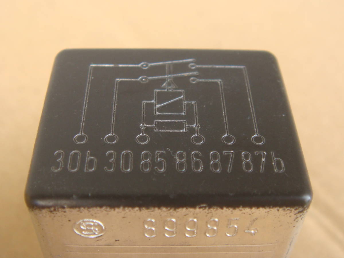 メルセデスベンツ W201 190E 0015425319 純正 ファン リレー relay 001 542 53 19(メルセデス・ベンツ用 ...