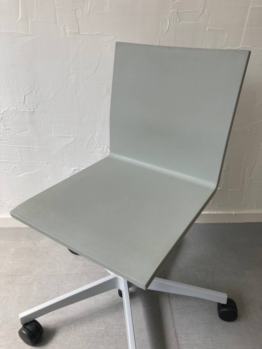 VITRA 04 スタジオチェア C／検索用→ リモート ホーム オフィス キャスター 名作椅子 デザイナーズ ワークチェア ドイツ 定価 ...