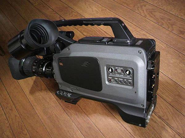 Panasonic AJ-D215 DVCPRO(プロ用、業務用)｜売買されたオークション情報、yahooの商品情報をアーカイブ公開 - オークファン（aucfan.com）