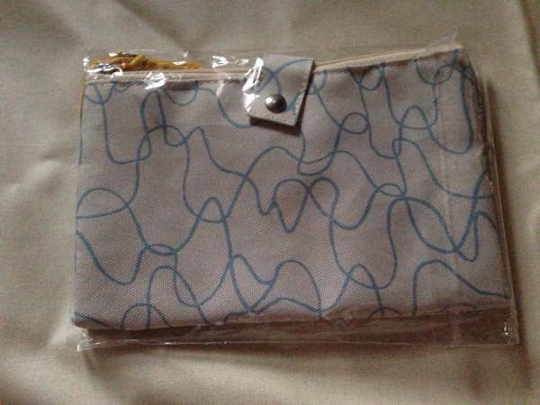 オルビス ORBIS Lotta コラボ ノベルティ マルチケース ポーチ(オルビス)｜売買されたオークション情報、yahooの商品情報をアーカイブ公開 - オークファン（aucfan.com）