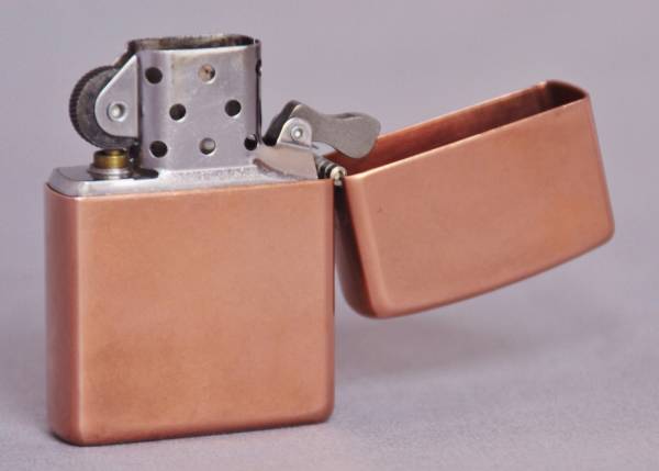 Zippo Solid Copper #161 銅無垢 2003 生産終了(Zippo)｜売買されたオークション情報、yahooの商品情報をアーカイブ公開 - オークファン（aucfan.com）