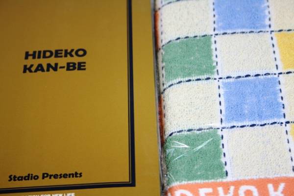 HIDEKO KAN-BE フェイスタオル(フェイスタオル)｜売買されたオークション情報、yahooの商品情報をアーカイブ公開 - オークファン（aucfan.com）