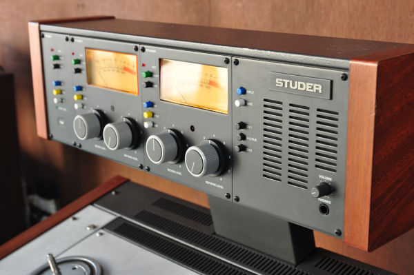 STUDER A812 オープンリールデッキ 1 4インチ 2トラック 現状品(オープンリールデッキ)｜売買されたオークション情報、yahooの商品情報をアーカイブ公開 - オークファン ...