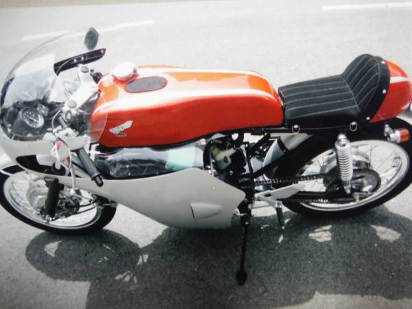 CB72 カフェレーサー エンジンCBR250RR(ホンダ)｜売買されたオークション情報、yahooの商品情報をアーカイブ公開 ...