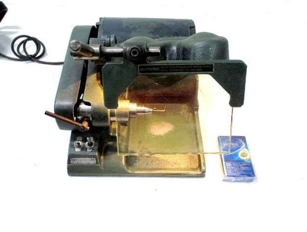 147 DEMCO デムコグラインダー E96 高速レーズ 歯科技工(その他)｜売買されたオークション情報、yahooの商品情報をアーカイブ ...